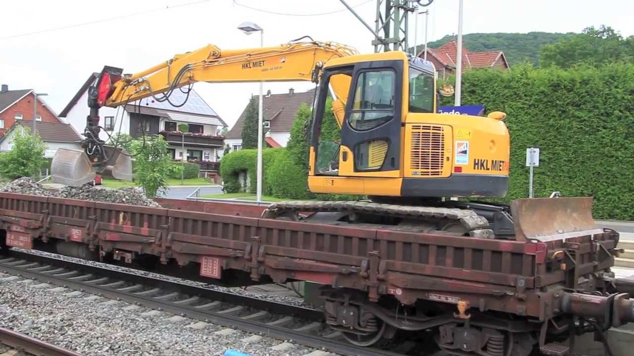 Komatsu PC 138 - 8 beim Gleisbau in Lügde (HD) - YouTube
