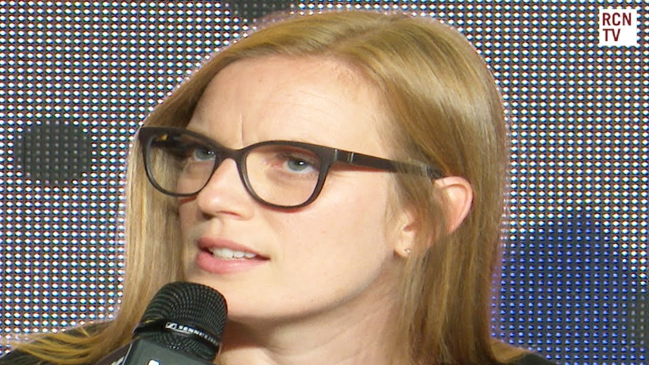Sarah Polley Interview Alias Grace Premiere - YouTube