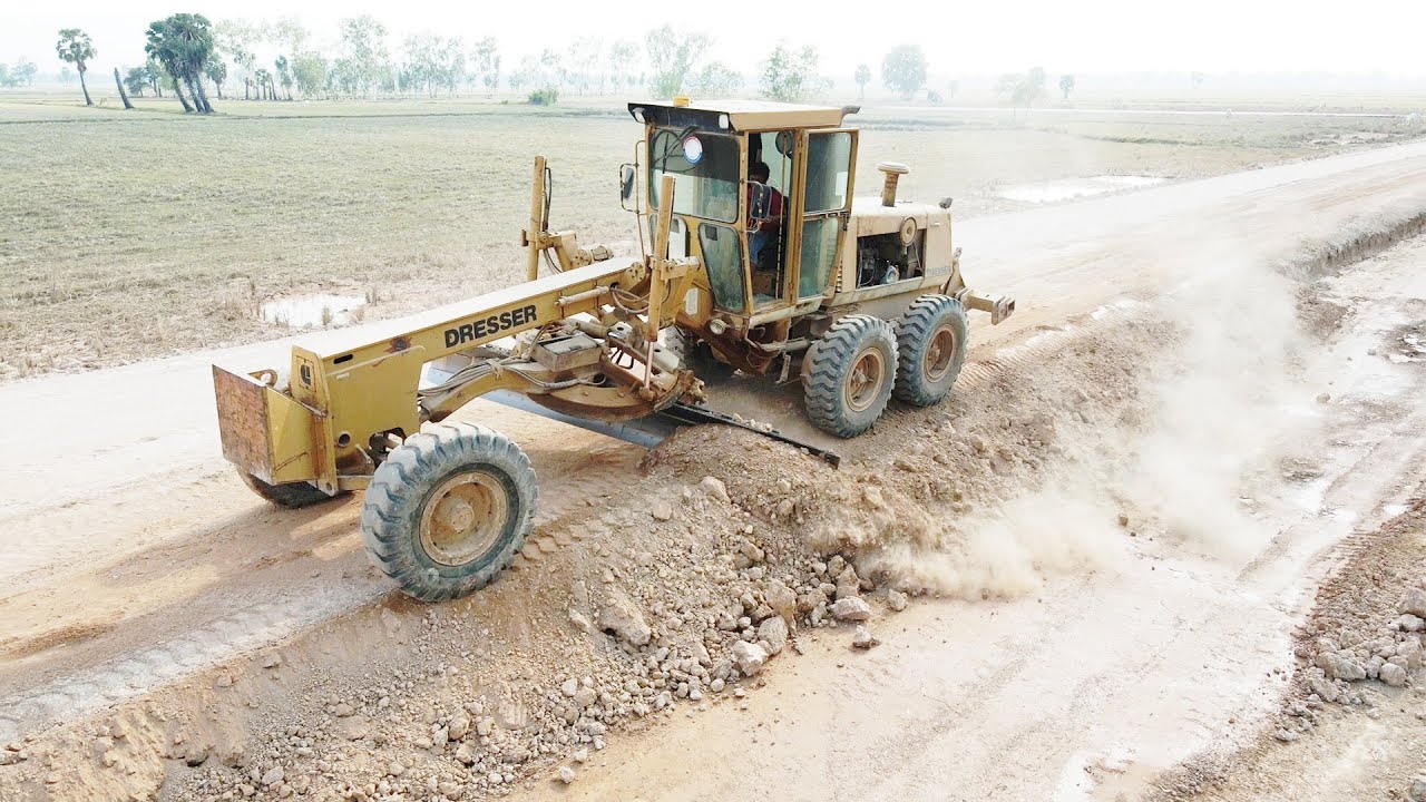 Best skill drive Motor Grader Cut off dirt, Fast Road Construction ...