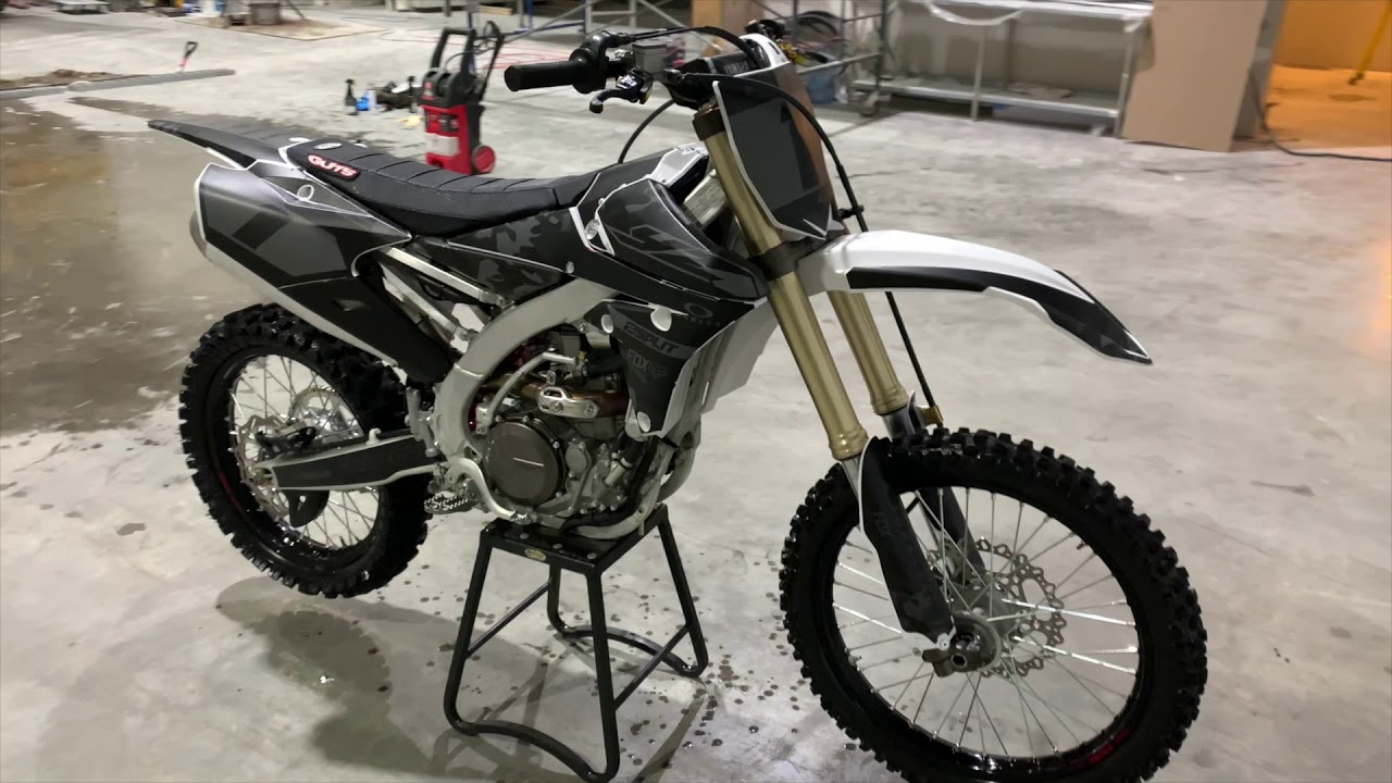 NEW Graphic Kit on the YZ450F - YouTube