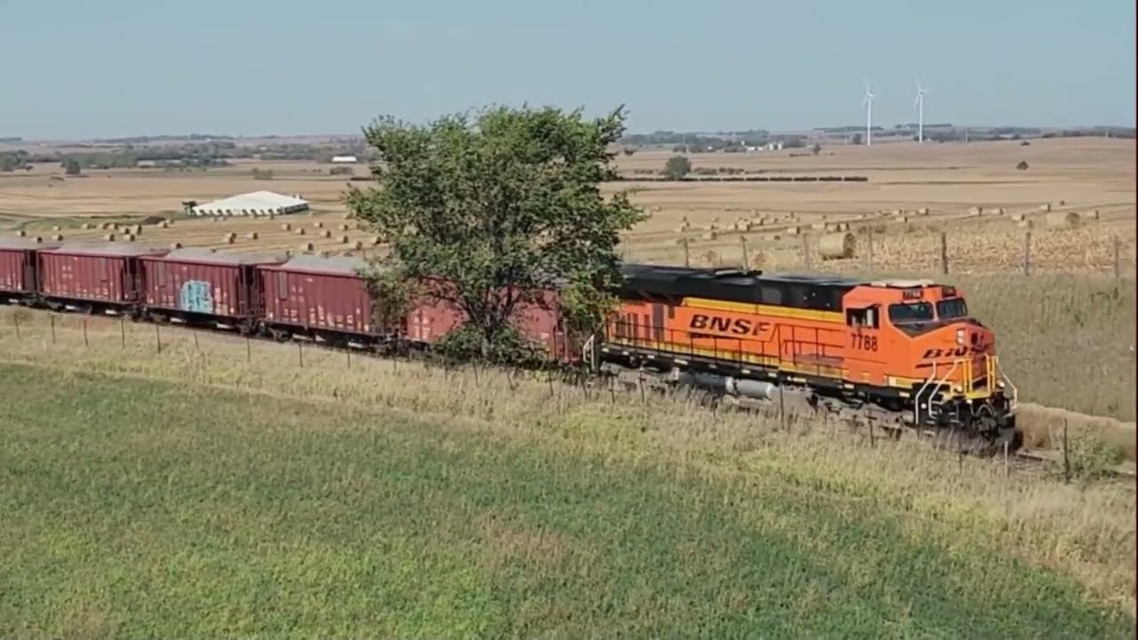 BNSF 7788, Manley MN 10/1/2023 - YouTube