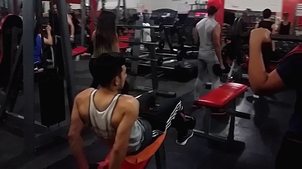 Mannequin challenge gym Pure fitness - YouTube