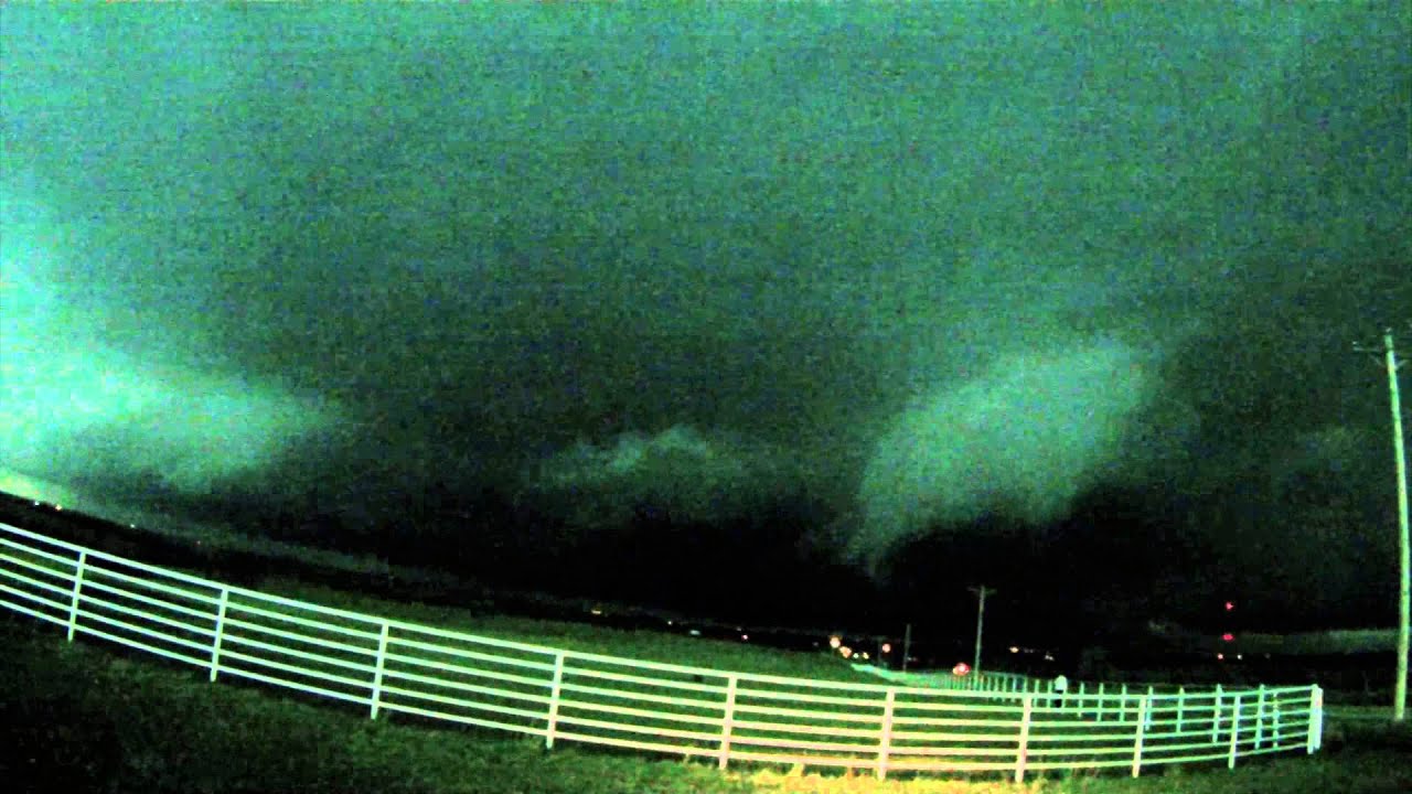 INSANE MONSTER SUPERCELL Chickasha, Oklahoma supercell and Funnel 4-17 ...