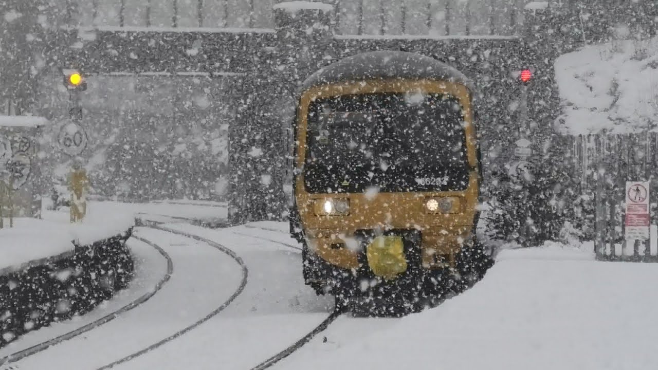 Trains in the snow, Bristol Feb 2019 - YouTube
