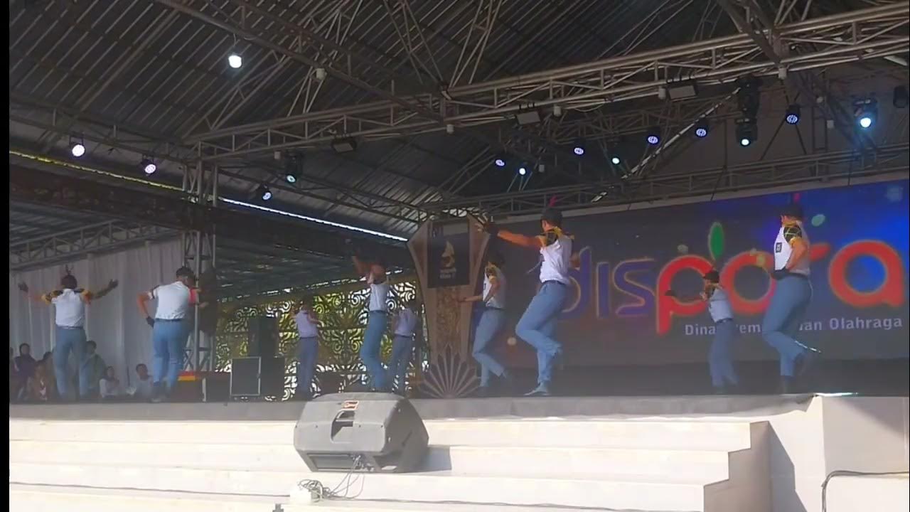 PENAMPILAN MEMUKAU JOGET KOMANDO UNDIAN 01 SMA NEGERI 1 KETAPANG TAHUN 2024 - YouTube