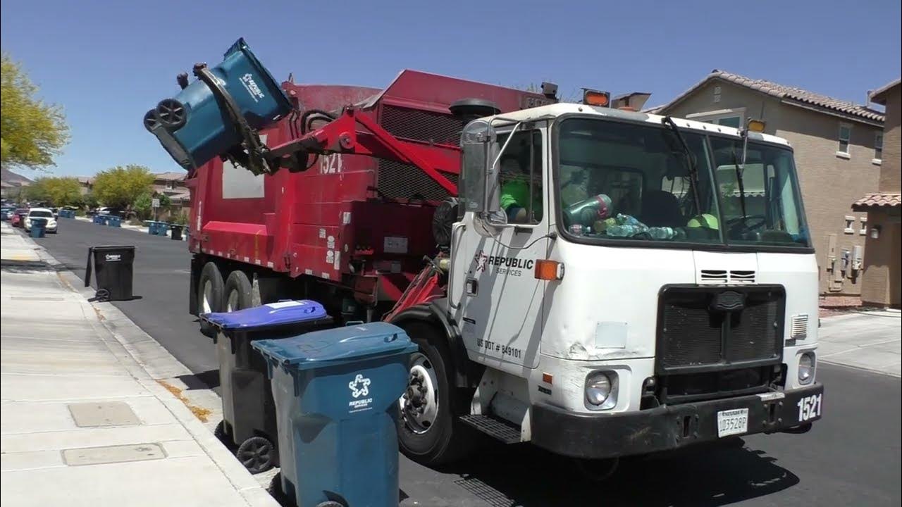 Republic Services - Heil Python 1521 Lid Flipping on Garbage! - YouTube