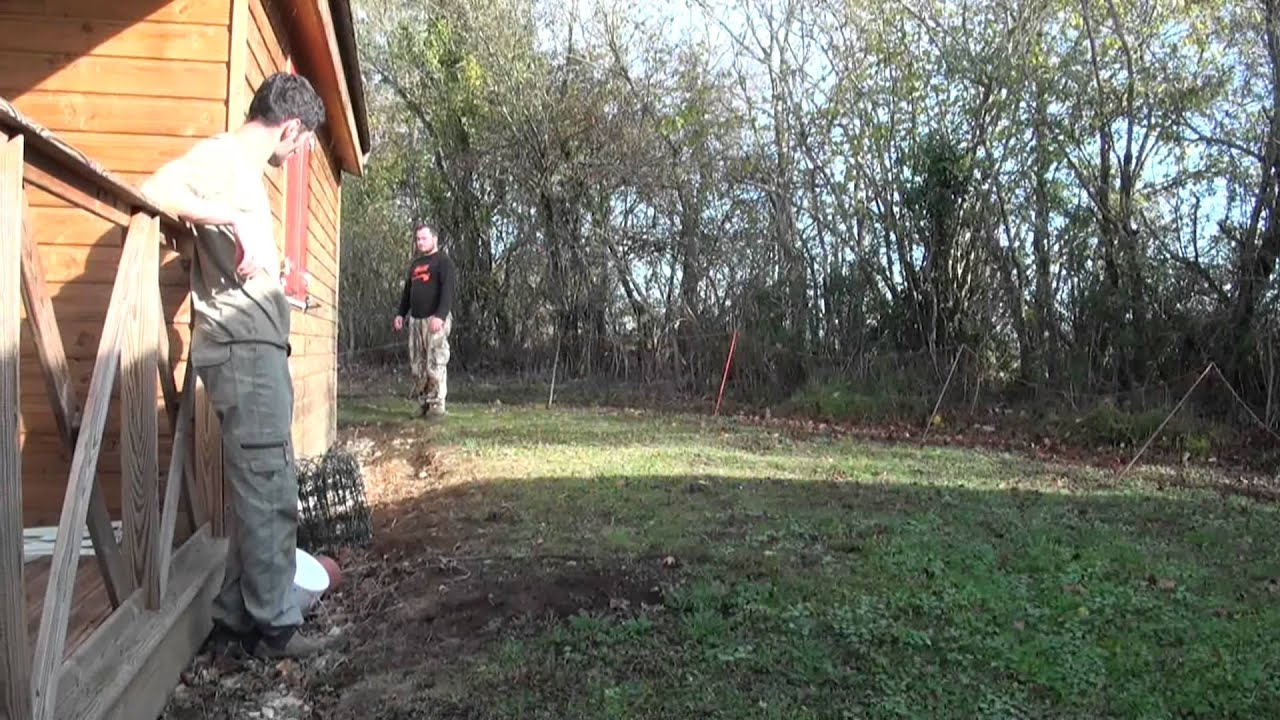Chasse au furet au Village de Goule - YouTube