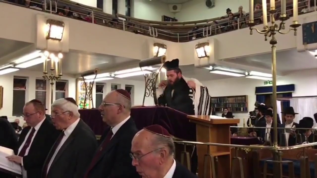 Cantor Moti Boyer - Haneshomo Loch - YouTube