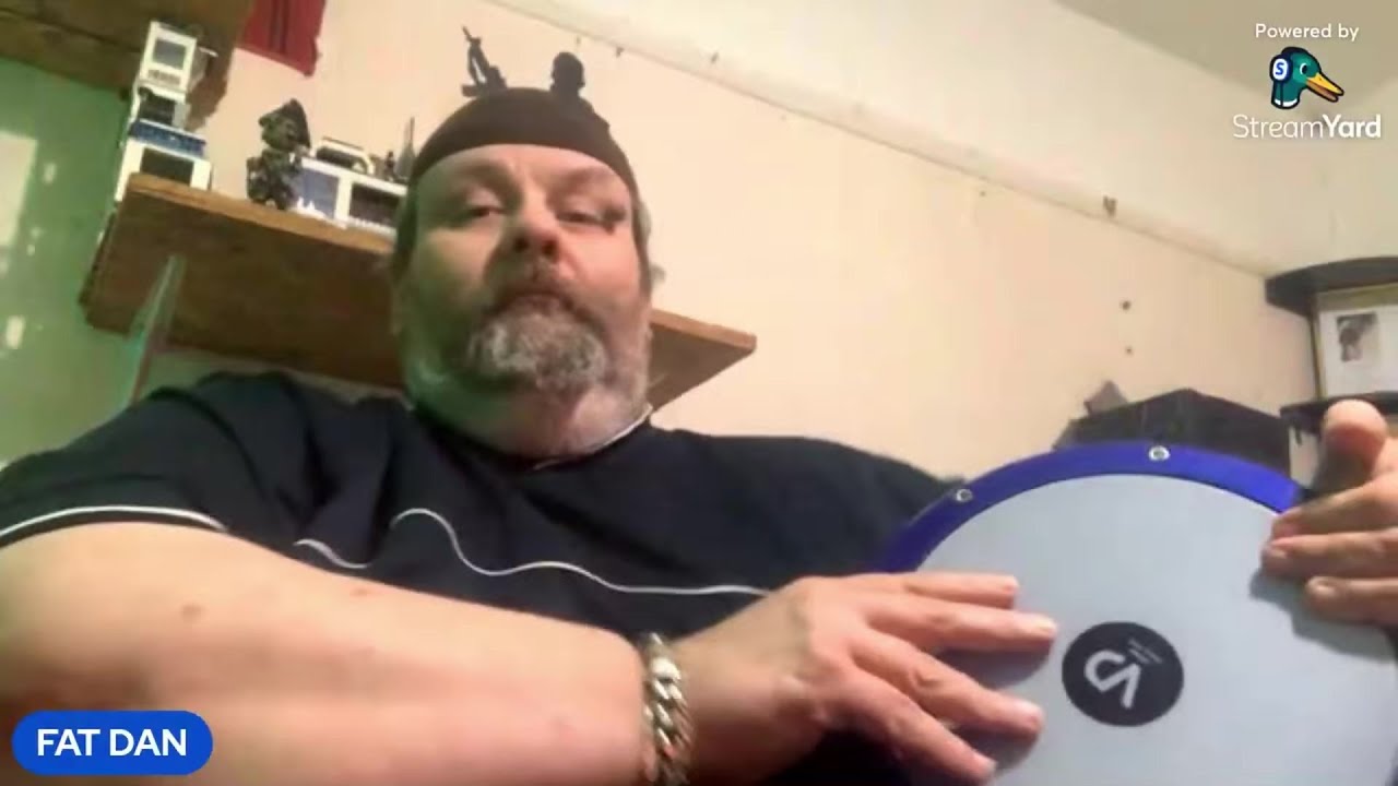 Fat Dan deploys Bongos against soundboard troll - YouTube