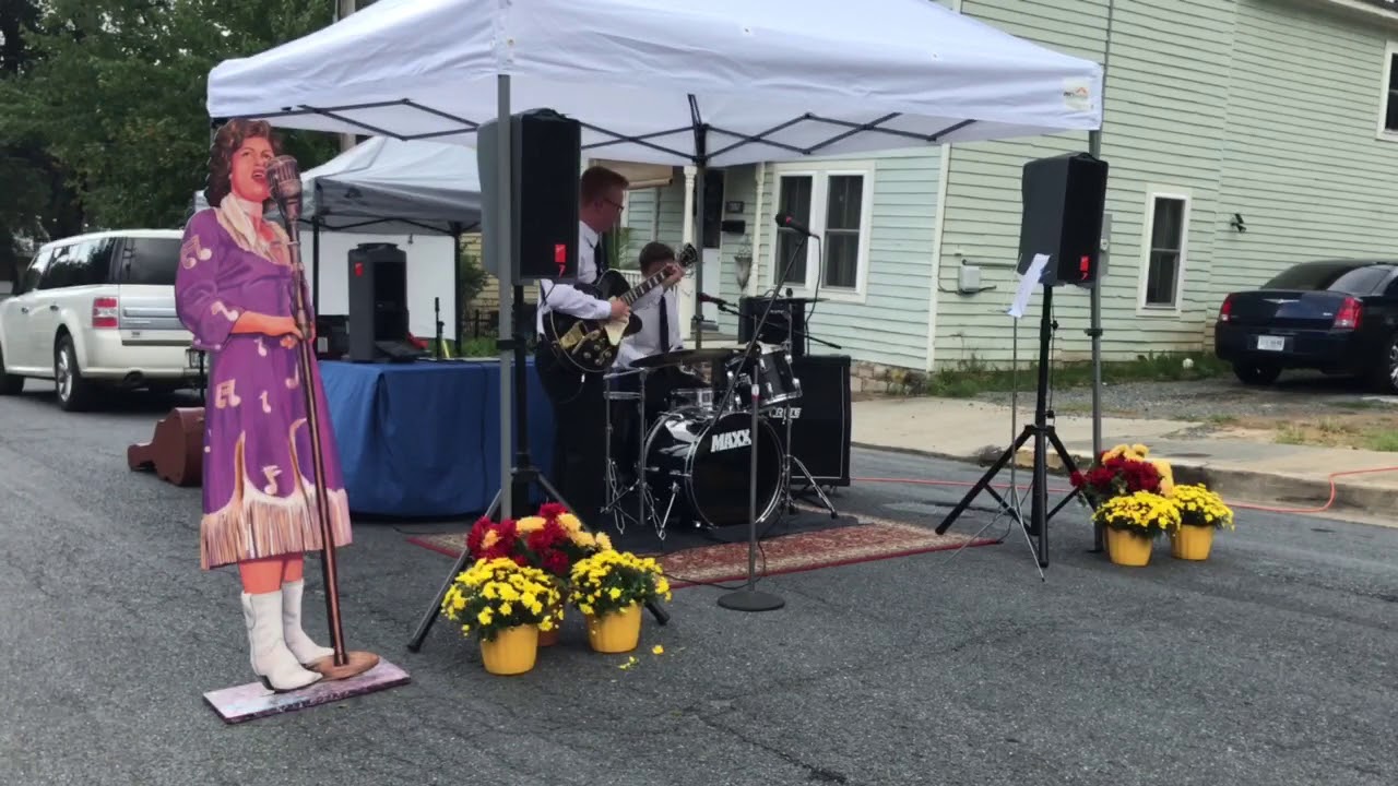 The Valley Boys "Blue Suede Shoes" at Patsy Cline Block Party 2018 ...