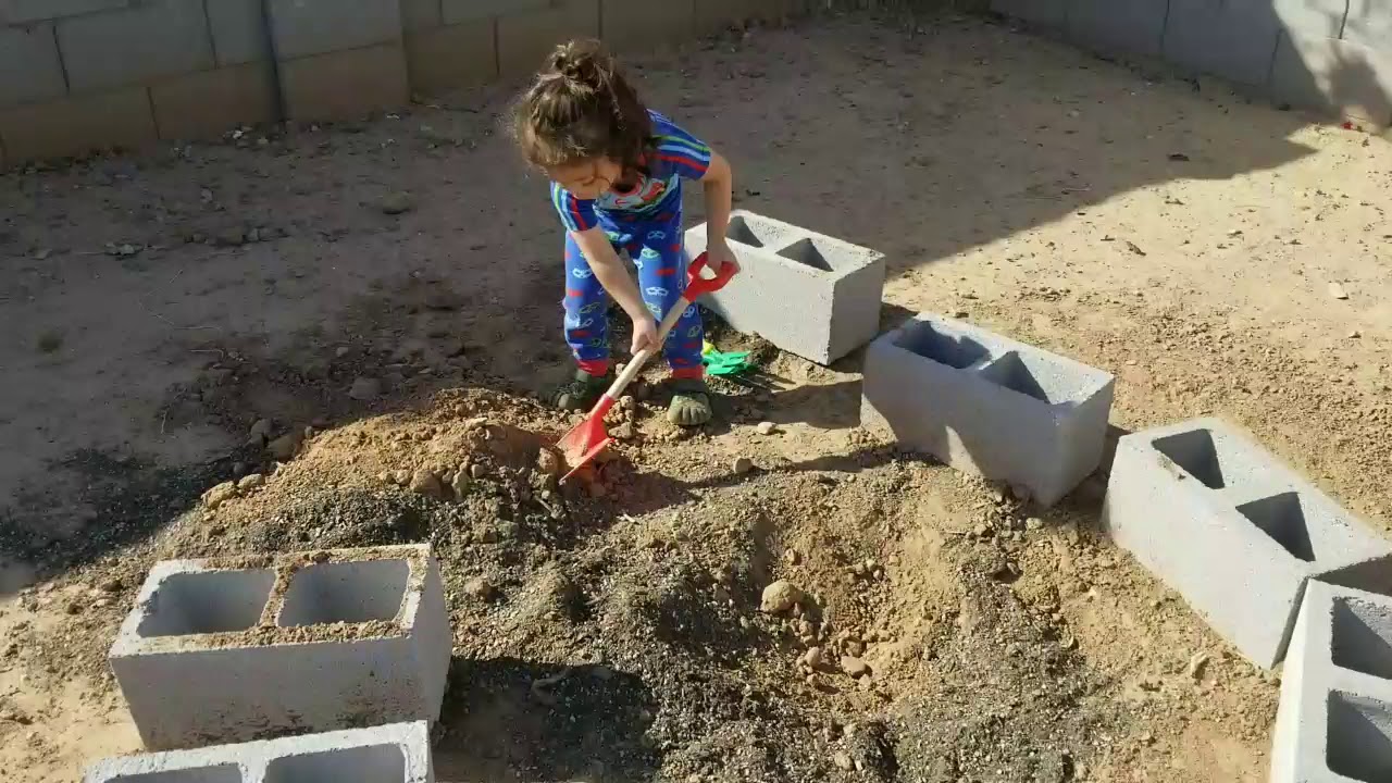 Back yard digging fun! - YouTube
