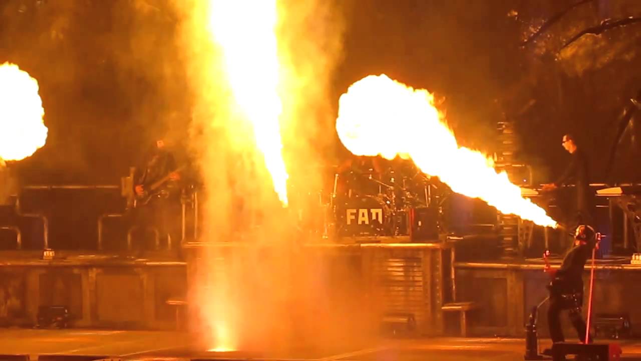 Rammstein NYC 12.11.10 Feuer Frei fire masks - YouTube