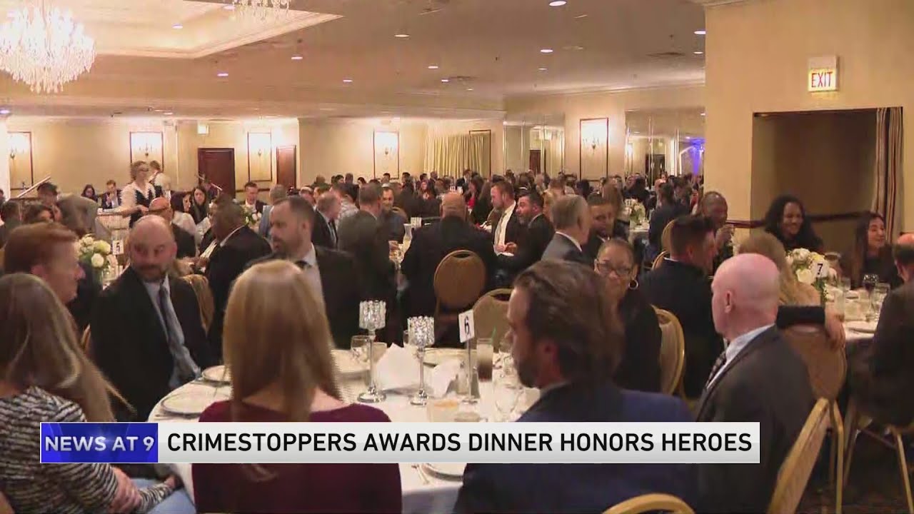 Cook County Crime Stoppers present civilian award for bravery - YouTube