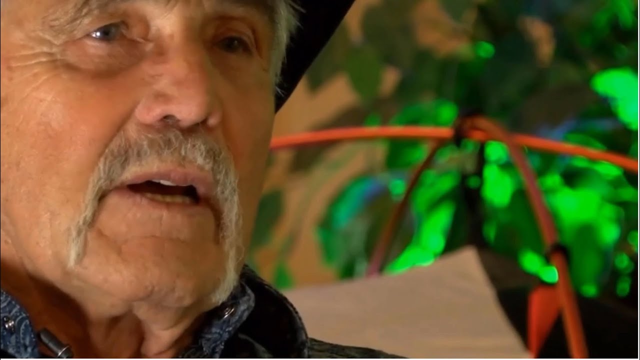 Bob Gimlin talks Patty! The most famous film of Bigfoot ever!! - YouTube