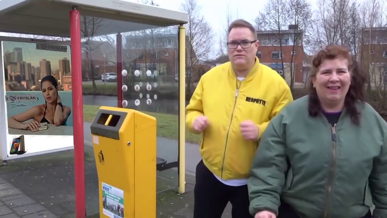 Zanger Rinus - Doutzen | HD Videoclip - YouTube