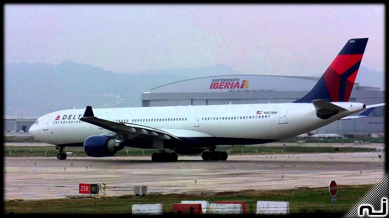 Delta a333 Take Off Barcelona - YouTube