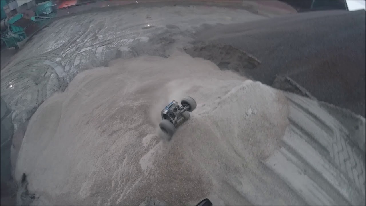 Traxxas MAXX 4s | In Hydroplaning,Jumping,speeding and drop jumps [AWSM ...