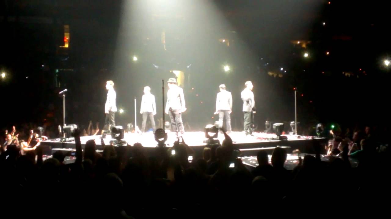 NKOTB - I Like The REMIX (LIVE in Boston) Donnie "F" Bombs.... - YouTube