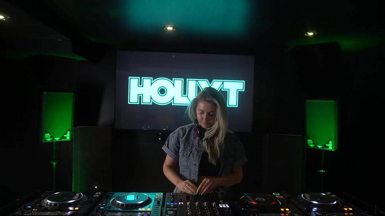 Holly T Live Stream - YouTube