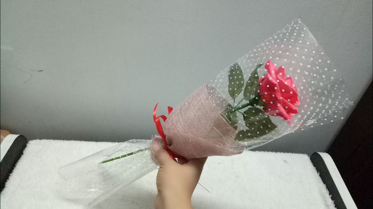 How to wrap a flower rose hand bouquet - YouTube