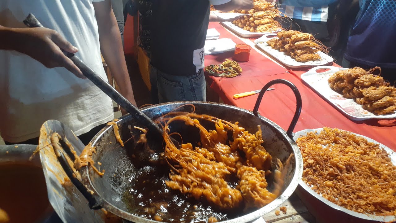 Shrimp head fry on the street | Giant Antennules Lobster's Head Fry ...
