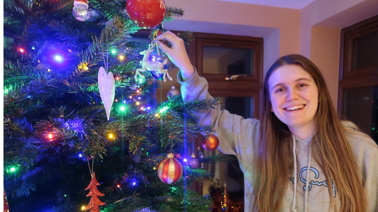 CHRISTMAS TREE - VLOGMAS - YouTube