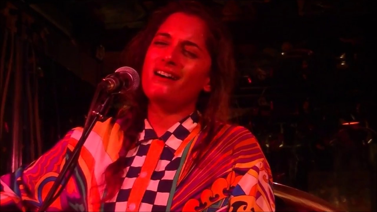 Maya Kamaty live à Montréal - YouTube