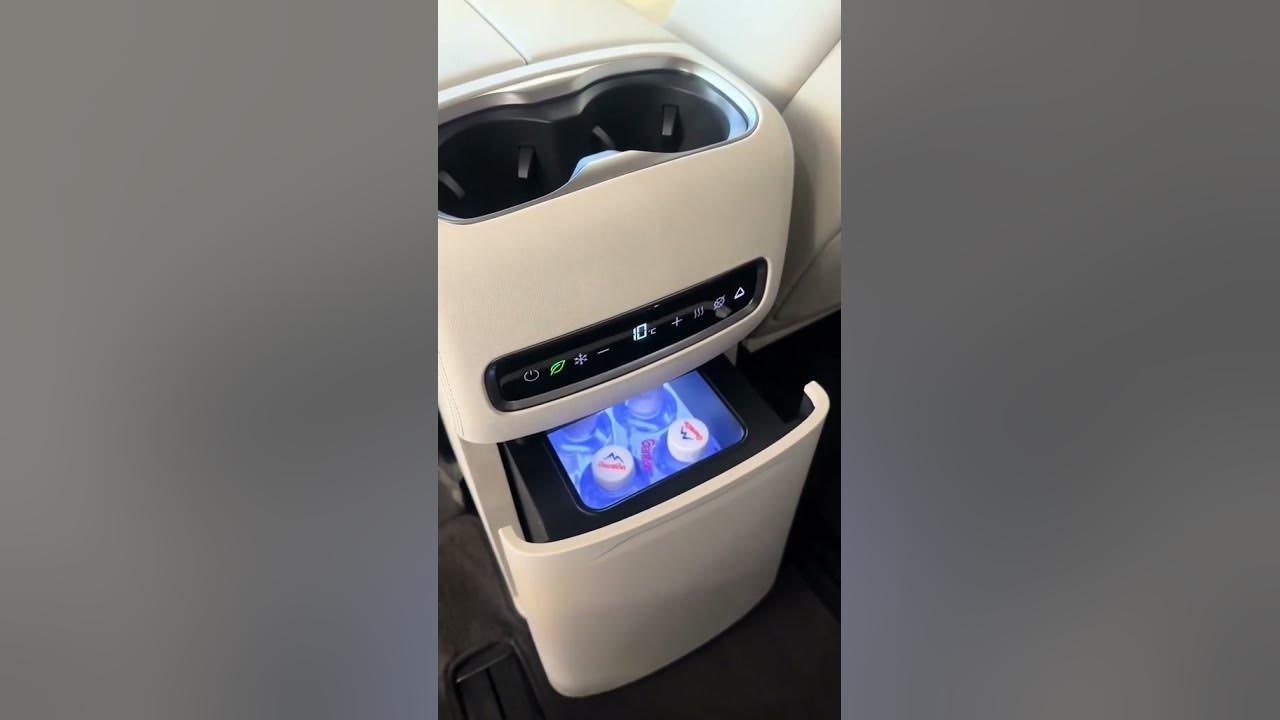 All New 2025 BYD DENZA D9 AWD DM-i PHEV Review & Walkaround - YouTube