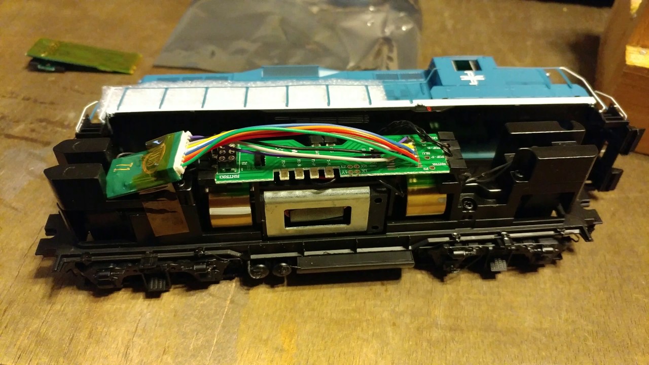 Reply to ConrailSD40guy : Easy Athearn Genesis GP9 DCC decoder Install ...