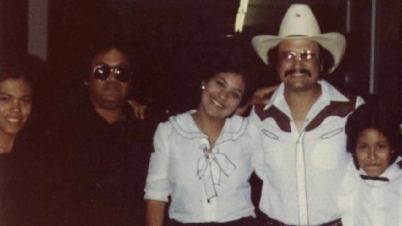 NEVER BEFORE SEEN SELENA AND ROBERTO PULIDO #PVT #PVTClip #RobertoPulido #Selena - YouTube