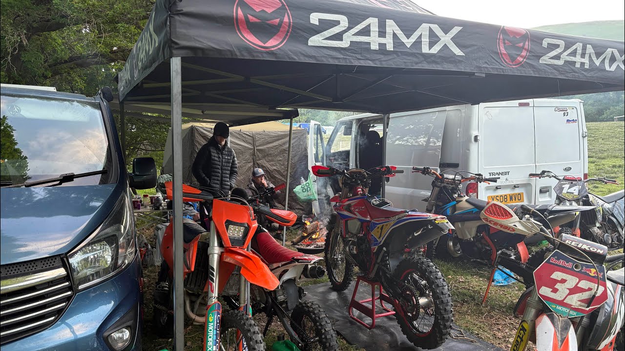 Enduro day with lads - WOR Events - YouTube
