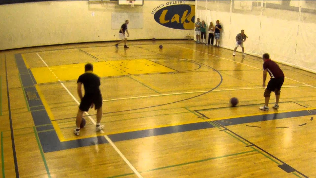Sweet Dodgeball reverse throw and Catches - YouTube