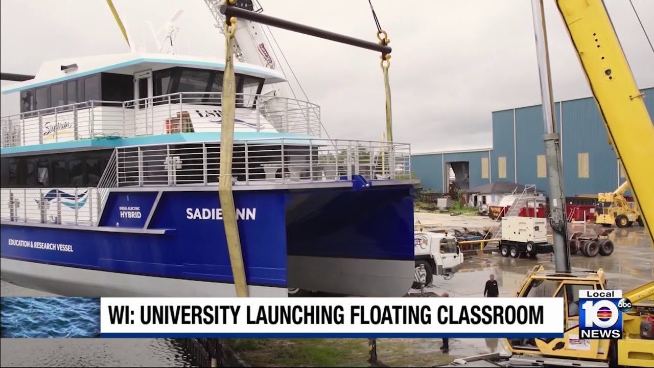 Students get new floating classroom at University of Wisconsin - YouTube