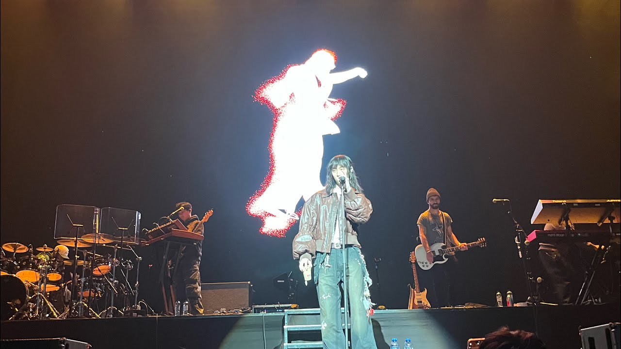 [4K - 60FPS] keshi: REQUIEM TOUR Live - Rotterdam Ahoy unedited - YouTube
