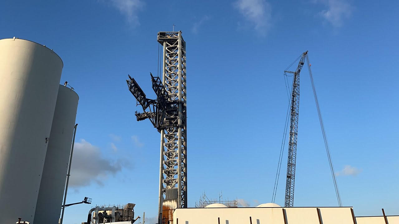 Chopsticks raised June 10, 2023 SpaceX Starbase, Boca Chica, TX - YouTube