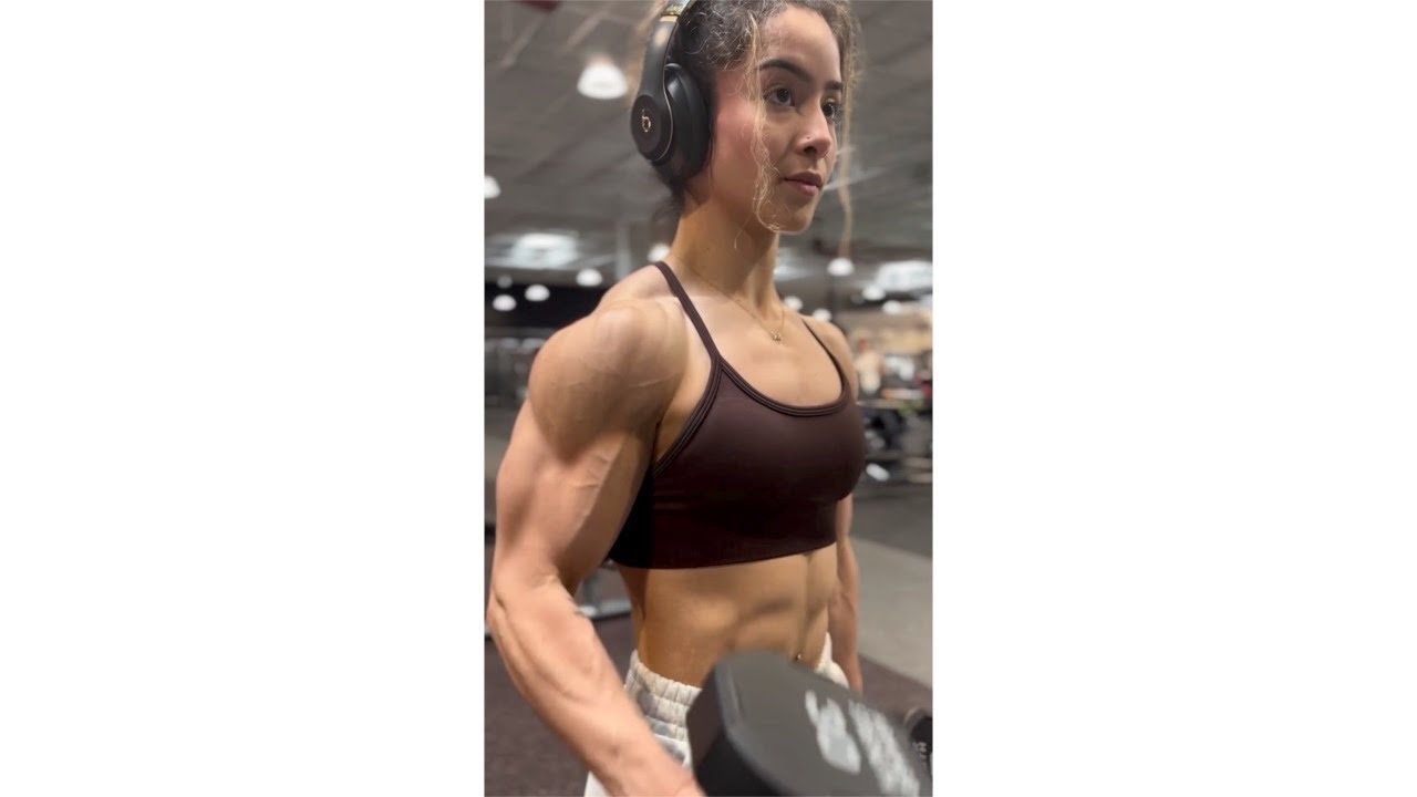 Ruby Rivera Biceps - YouTube