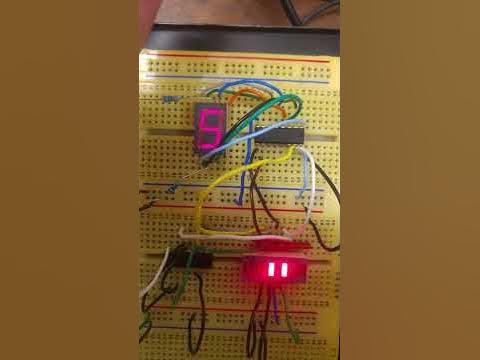 Binary 4-bit counter with reset for display (not working) - YouTube