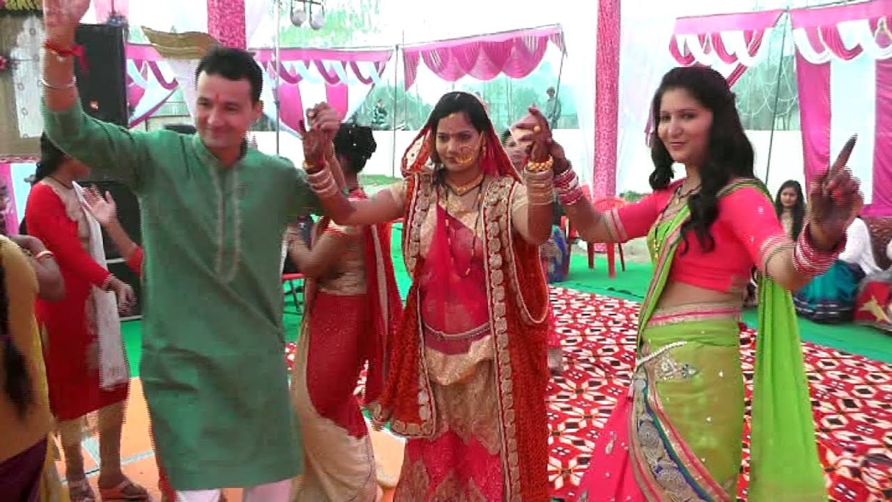 देखिये पहाड़ी शादी रिसेप्शन का डांस | Pahadi Shaadi - Mahila Sangeet ...