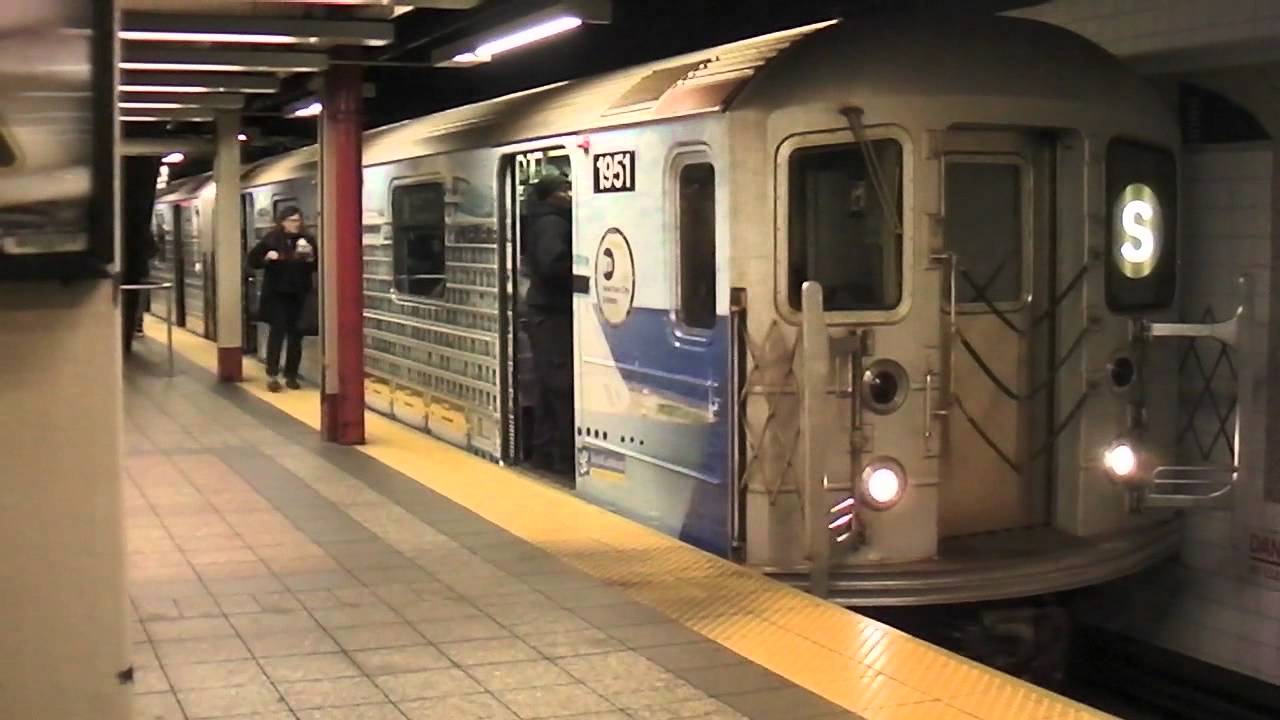 IRT: R62A Shuttle trains at Grand Central. - YouTube