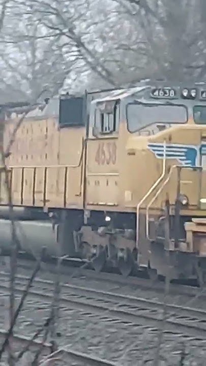 NS 27P with a Flagless UP SD70M in Hummelstown, PA - YouTube