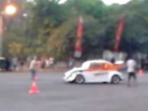Indonesian Crazy VW Bug Drifting - YouTube
