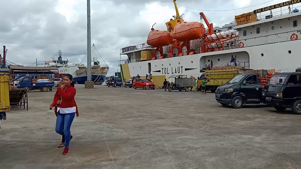 Pelabuhan dwikora - YouTube