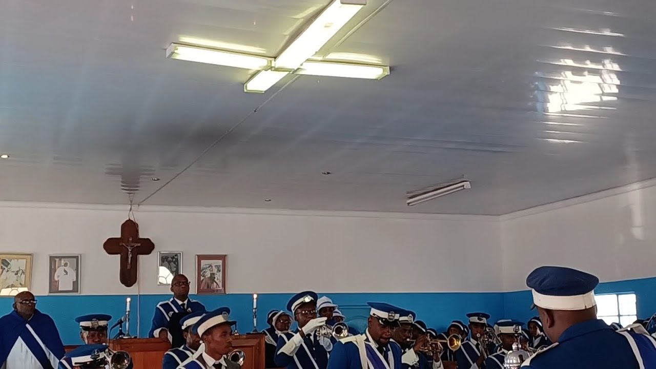 uJesu 'phakeme - Father Masango's Brass Band (Protea North, Soweto) 05 ...