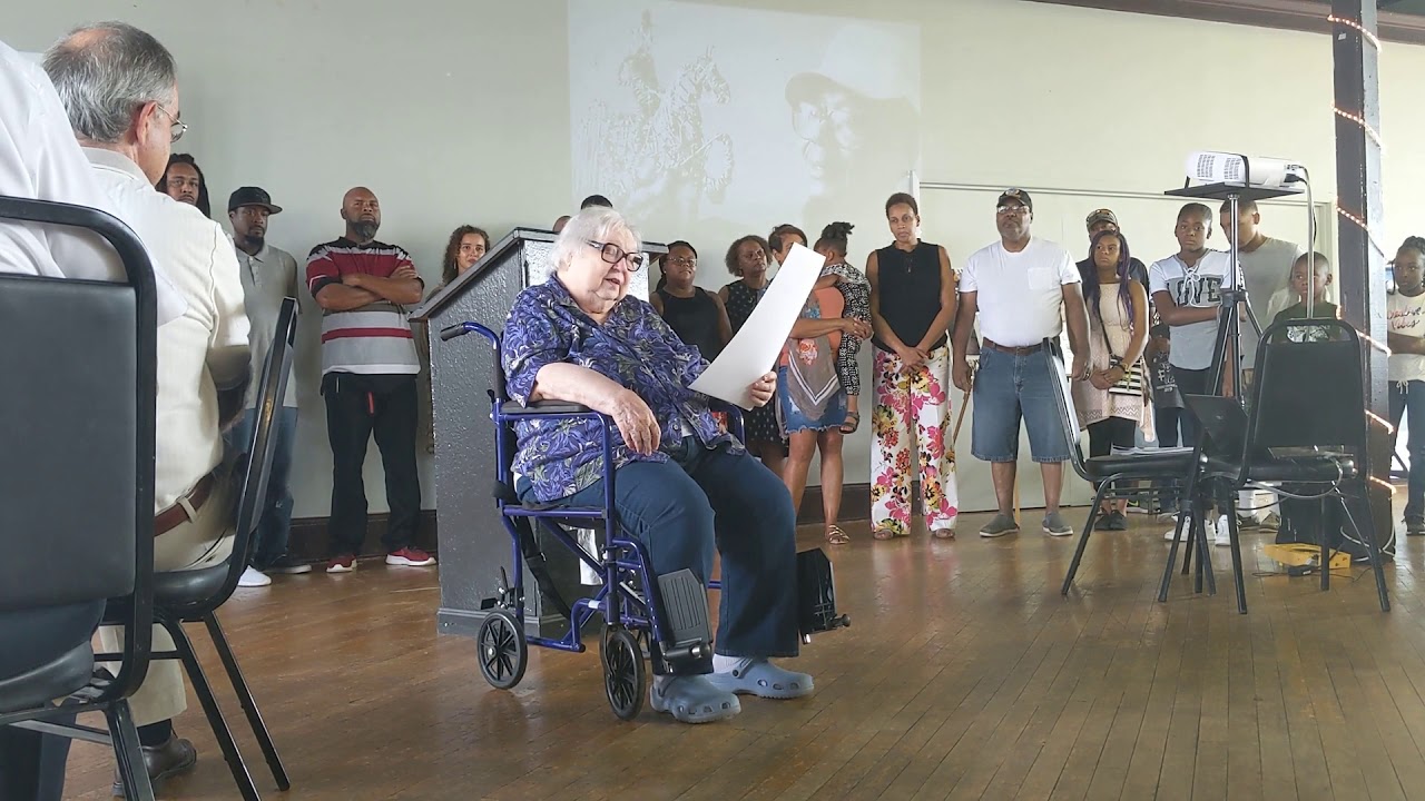 Margaret Britton Vaughn reads a poem about Vannoy Streeter - YouTube