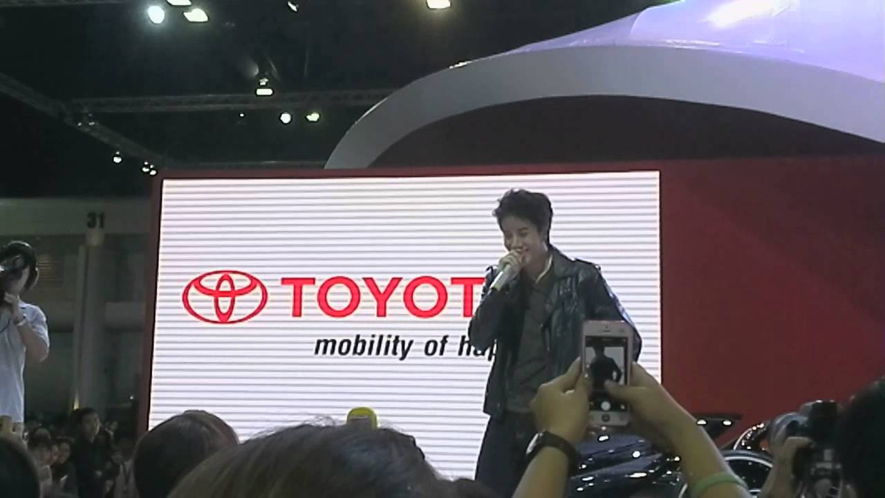 Mike @ Motor show toyota - YouTube