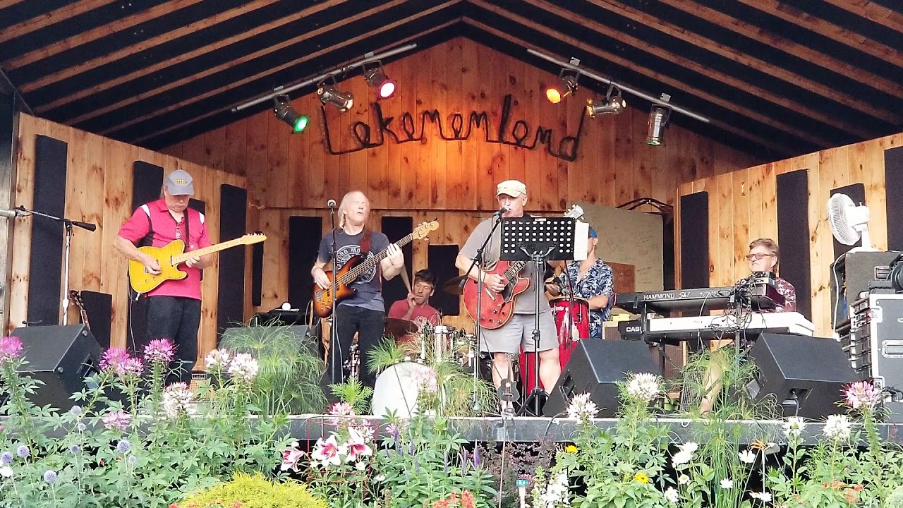 Conga Se Menne: Guess Who's Coming? - YouTube