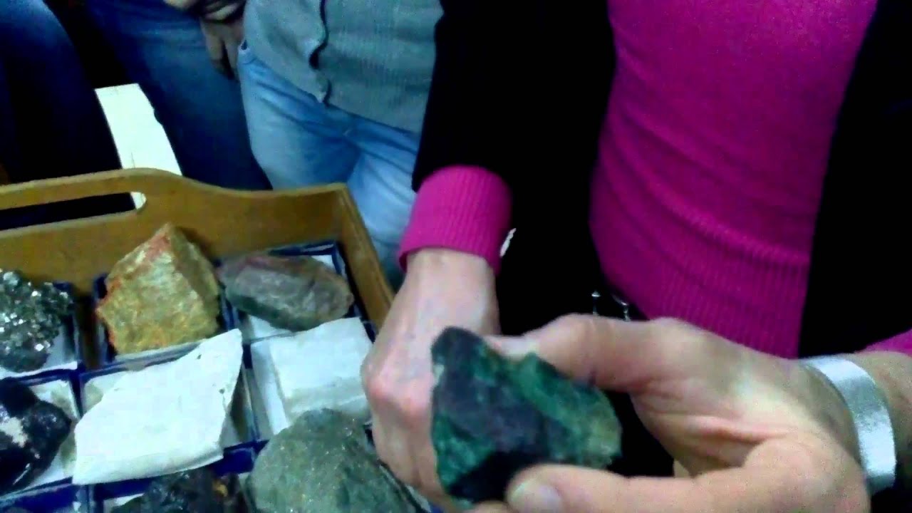 Minerali - silikati i nesilikati - kutija 2 kvalitetniji snimak - YouTube