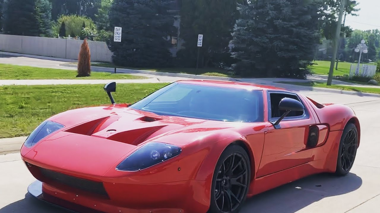 RCR40 head to head with Superlite GT-R test driving - YouTube