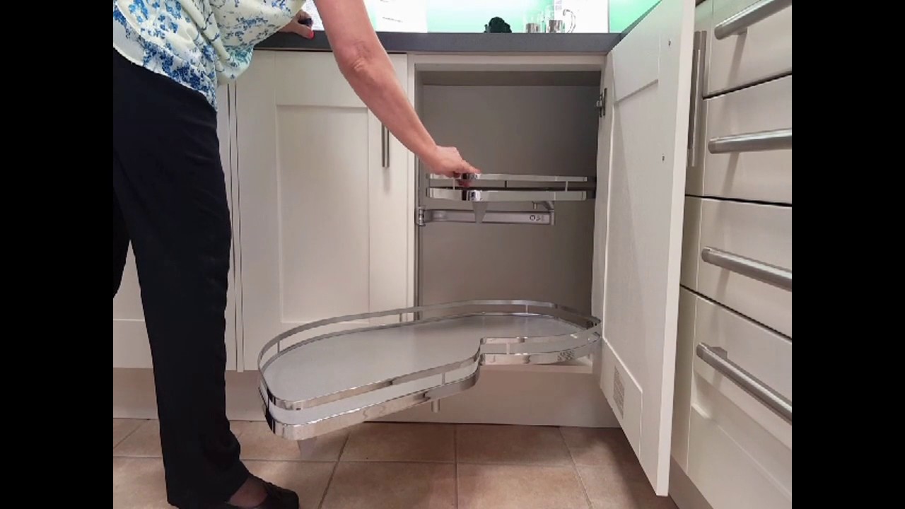 LeMans II Arena Style corner unit - YouTube