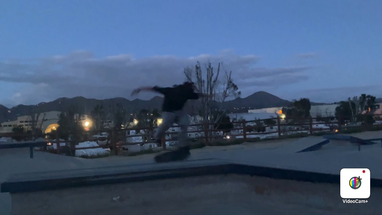 Kid skates in freezing & nasty weather - YouTube